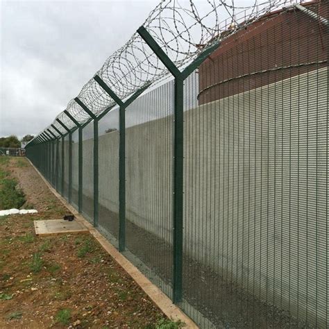 Powder Coated Reinforced Small Hole Clear Vu 358 High Security Fence
