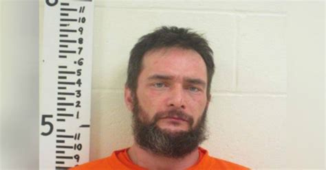 Ladrón Entra En Una Casa Se Baña Come Mira Tv Y Convence Al Dueño