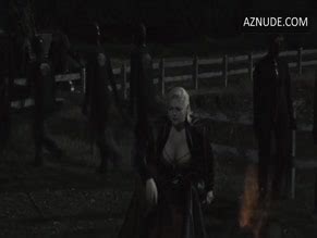 LINDSAY KAY HAYWARD Nude AZNude LINDSAY KAY HAYWARD Nude AZNude