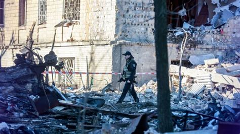 Рятувальники розповіли про наслідки нічної атаки армії РФ на Київ Читайте на Ukr Net