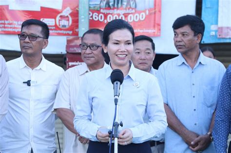 អភិបាលខេត្តប៉ៃលិន អញ្ជើញចុះសំណេះសំណាលសួរសុខទុក្ខ