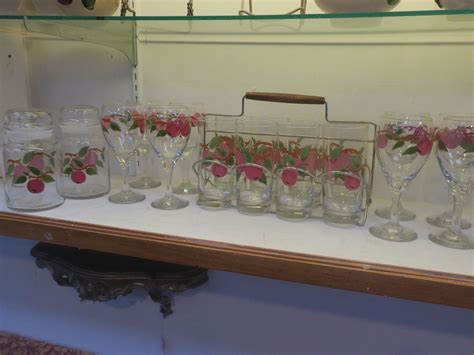 Franciscan Apple Pattern Glassware Auction