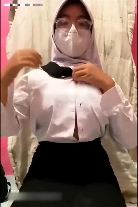 Squeeze Oppai Eporner