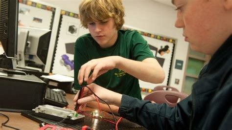 What Are The Advantages And Disadvantages Of Series Circuits Parallel Circuit Diagram