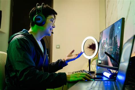 630개 이상의 1인칭 슈팅 게임 이미지 스톡 사진 그림 및 Royalty Free 이미지 Istock