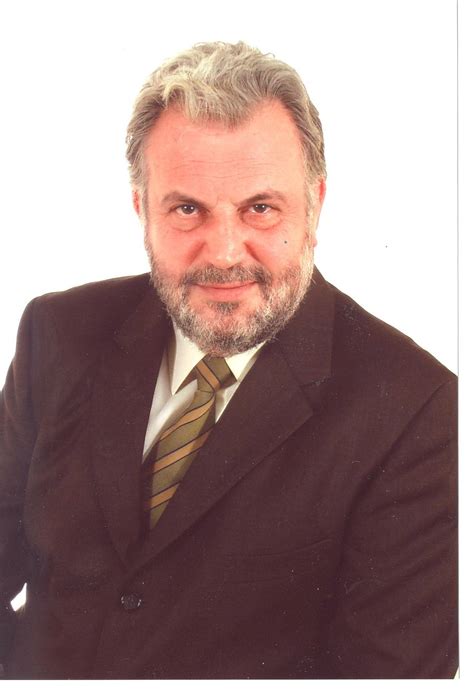 Αντωνης Κάποιες φορές νομίζεις πως έχεις υπερδυνάμεις και ότι μπορείς να φτιάξεις μία καλύτερη