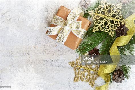 텍스트에 대 한 공간을 가진 새 해 카드입니다 새 해에 장식입니다 기쁜 성 탄과 새 해 복 많이 받으세요 12월에 대한 스톡