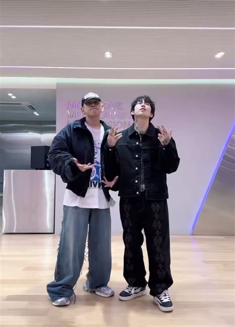 혹시 여기서 크러쉬가 입은 자켓 패션 에펨코리아