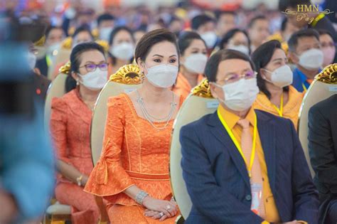 ឧត្តមសេនីយ៍ឯក ហ៊ុន ម៉ាណែត៖ ការអភិវឌ្ឍប្រទេសមួយឲ្យភាពរឹងមាំ