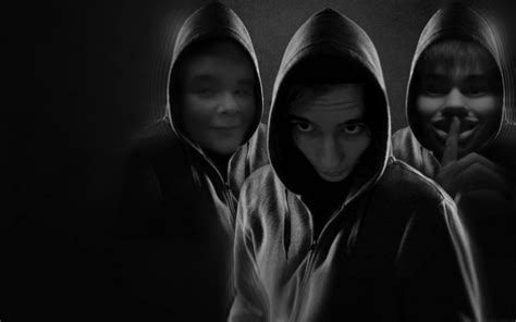 Создать мем человек в капюшоне Mysterious Man друг Картинки Meme