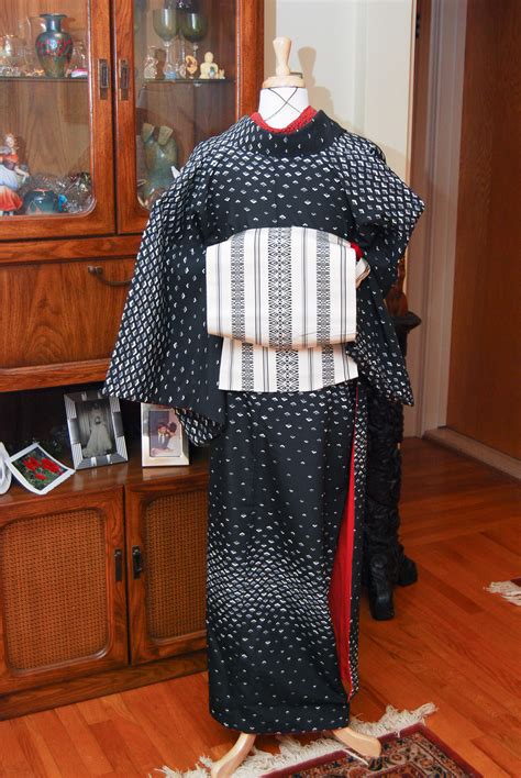 Whats Black And White And Red All Over 着物月 Kimono Tsuki