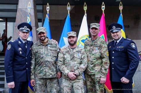 Повернення командирів історії офіцерів з Азовсталі яких ненавидять у Росії Bbc News Україна