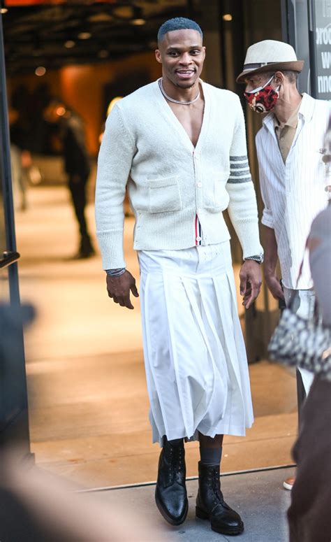 Male Celebrities In Skirts 60 Photos Moonagedaydreamfilm