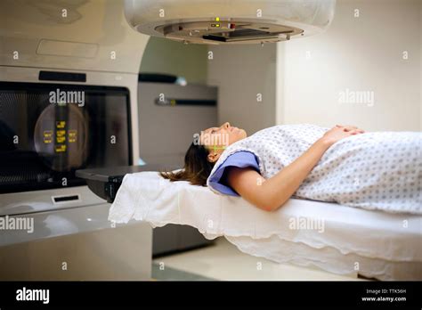 X Ray Machine Hi Res Stock Photography And Images Alamy