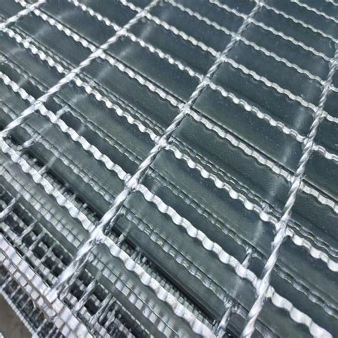 30x3mm Serrated Carbon Steel Bar Grating Heavy Duty Fabricated Flat Bar