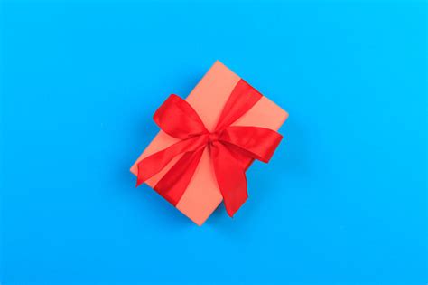 색상 배경과 텍스트 공간에 리본과 활 선물 상자 맨 위 보기 0명에 대한 스톡 사진 및 기타 이미지 0명 개념 개념과 주제 Istock