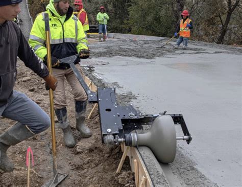 Monolithic Curb Maker Concrete Products