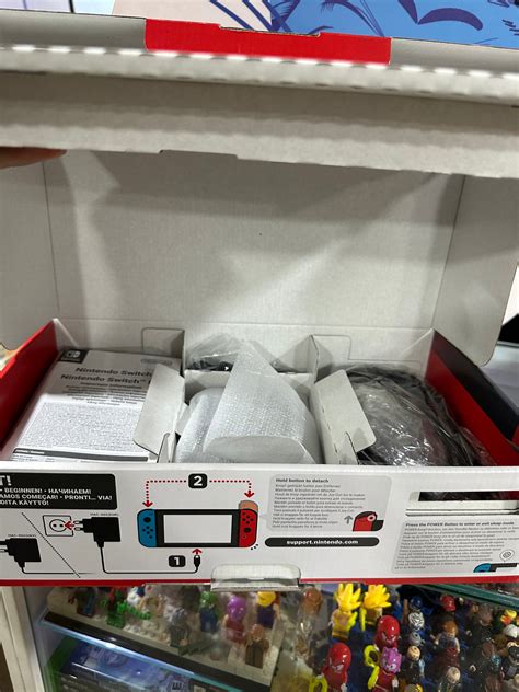 Nintendo Switch Caja Roja Bluepanthervideogames