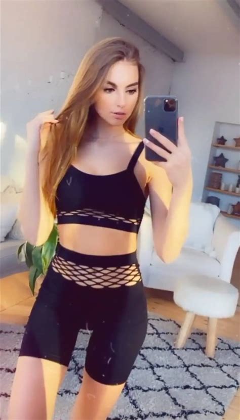 Amazing Galina Dub Scrolller