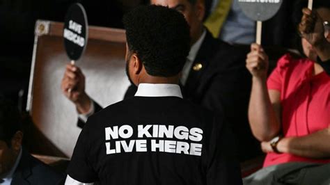 No Kings Live Here Democrats Stage Walkout In Protest Of Trumps