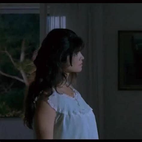 Manuela Arcuri A Spasso Nel Tempo Scrolller