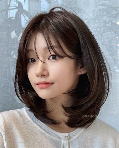 반포미용실 차홍룸 반포점 손우빈 중단발펌 중간머리펌 Chwoobin 차홍룸손우빈 미디움기장이 주는 여성스러운 분위기 층층층 쌓이는 가벼운 볼륨감 중단발