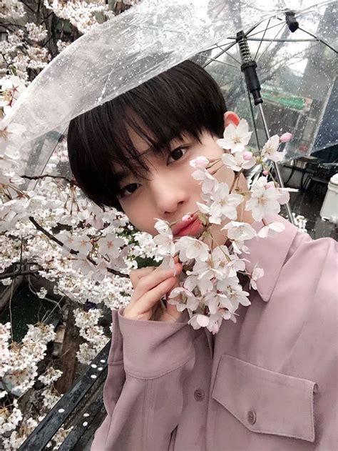 Южная Корея 🇰🇷 | Знаменитости, Красивые парни, Певцы
