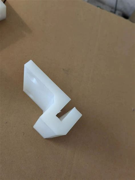 중국 맞춤형 Oem 플라스틱 압출 부품 Pvc 압출 프로파일 Pe 압출 프로파일 Uhmwpe 압출 프로파일 Pp 압출 프로파일 Pc 압출 부품 Oem 성형 압출 부품 제조