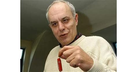 Ножката на Андрей Райчев променя България