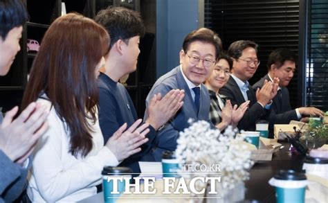 직장인이 꼽은 새 정부 노동 과제 1위 비정규직 문제해결 경제 기사 더팩트