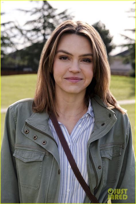 Aimee Teegarden Doubts Herself As A Doctor In Hallmarks New Movie