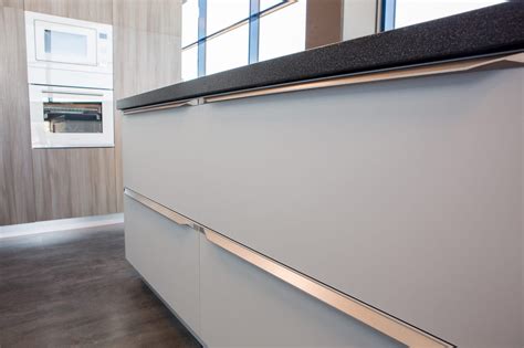 Скрытые ручки для кухонной мебели 66 фото красивые картинки и Hd фото