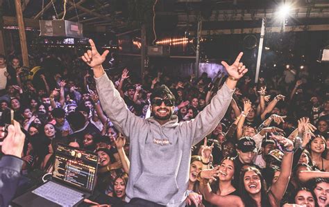 What Do The Buttons On The Dj Controller Do