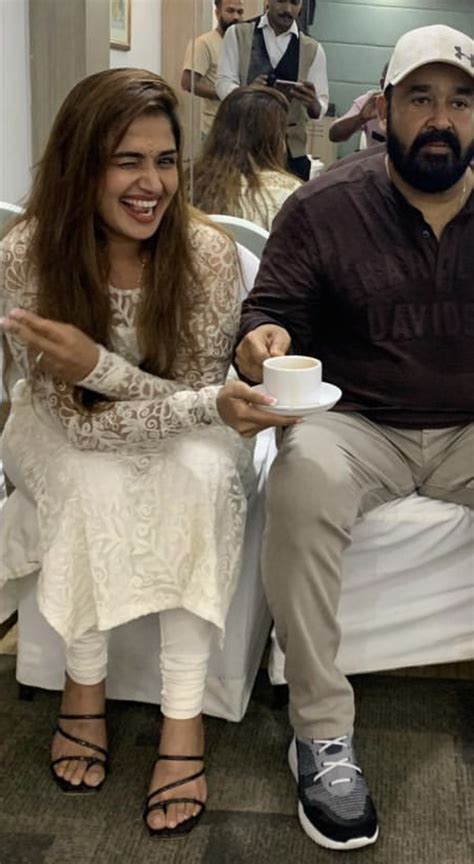 Vidhya Vinu Mohans Feet