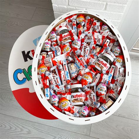 Великий преміум кіндер бокс для коханої дівчини дружини на день Святого Валентина фото