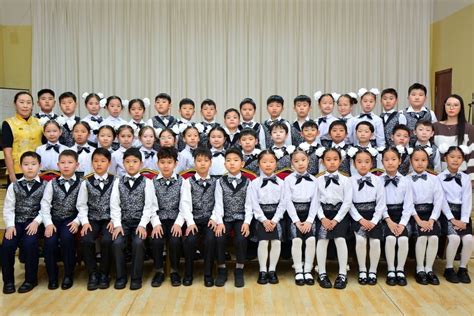 Дэлхий Цэцэрлэгийн биеийн тамирын хослол Tsetserlegiin Tamiriin