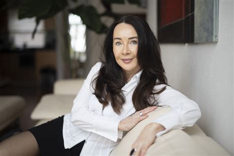 Model Buchen Sedcard Von Fotomodel Roberta Goodphoto