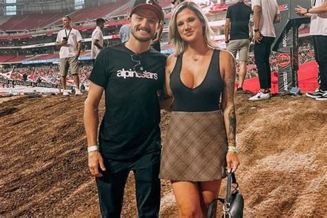 Jack Miller Qui Est Sa Femme Ruby Adriana Mau Télé Loisirs
