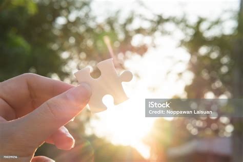 일몰이 나 일출에 대 한 아시아 사업에 직소 퍼즐 조각 비즈니스 개념입니다 최종 작업을 완료합니다 0명에 대한 스톡 사진 및 기타 이미지 Istock