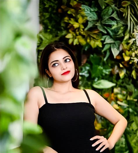 Janani Iyer Photos Malayalam Actress Photos Images Gallery Stills And Clips