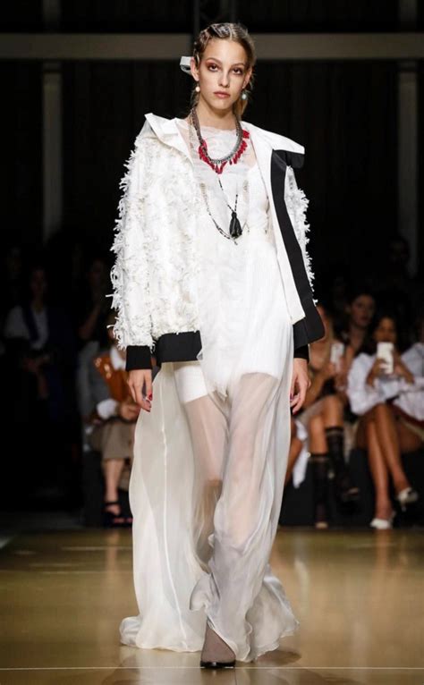 Les Copains Ss 18 Featuring Giulia Theller The Industry Model