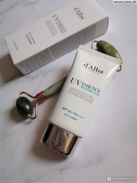 Солнцезащитный крем для лица D'Alba Waterfull Essence Sun cream SPF50 ...