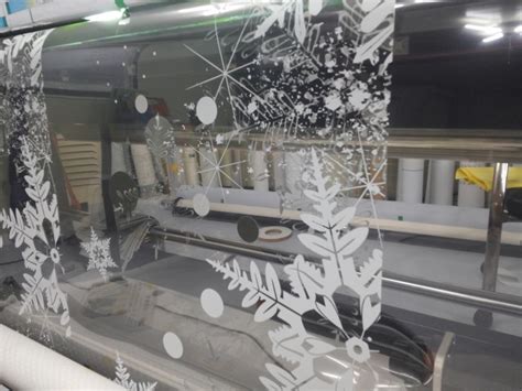 화이트잉크로 눈송이 디자인 유브이uv 실사 출력uv 실사 출력uv 인쇄친환경 실사 출력uv 인쇄화이트 잉크 출력투명시트 출력친환경 Uv 인쇄시트 출력