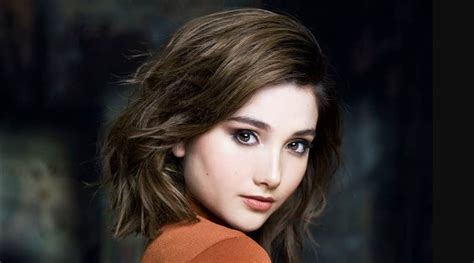 Amanda Arcuri Height Weight Measurements Bra Size Shoe Size