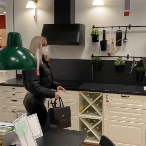 Oooh I Love Lara An Her Ass So Much 😍🤤 She Is Shiny Queen R