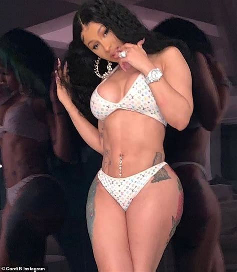 She Gets My Dick Hard Instantly Rcardib