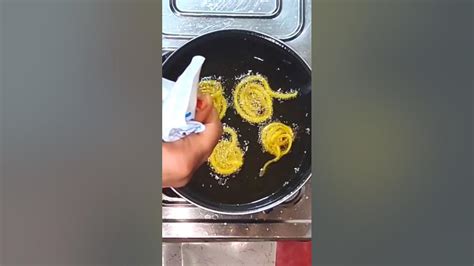 आलू से बिना किसी मसीन सांचे के बनाए कुछ नए तरीके से स्वादिष्ट क्रिस्पी खास्ता स्नैक्स New Idia