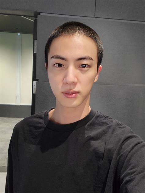 방탄소년단 진 입대 당일에도 유쾌 이제 커튼콜 시간이다 뉴스1