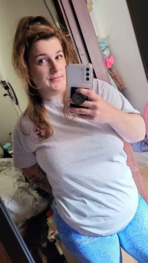mirror pic 🖤 : r/SendMeCompliments