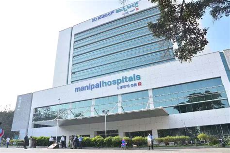 Robotic Surgery Manipal Hospital Sets New Record With Successful Robotic Spinal Surgeries